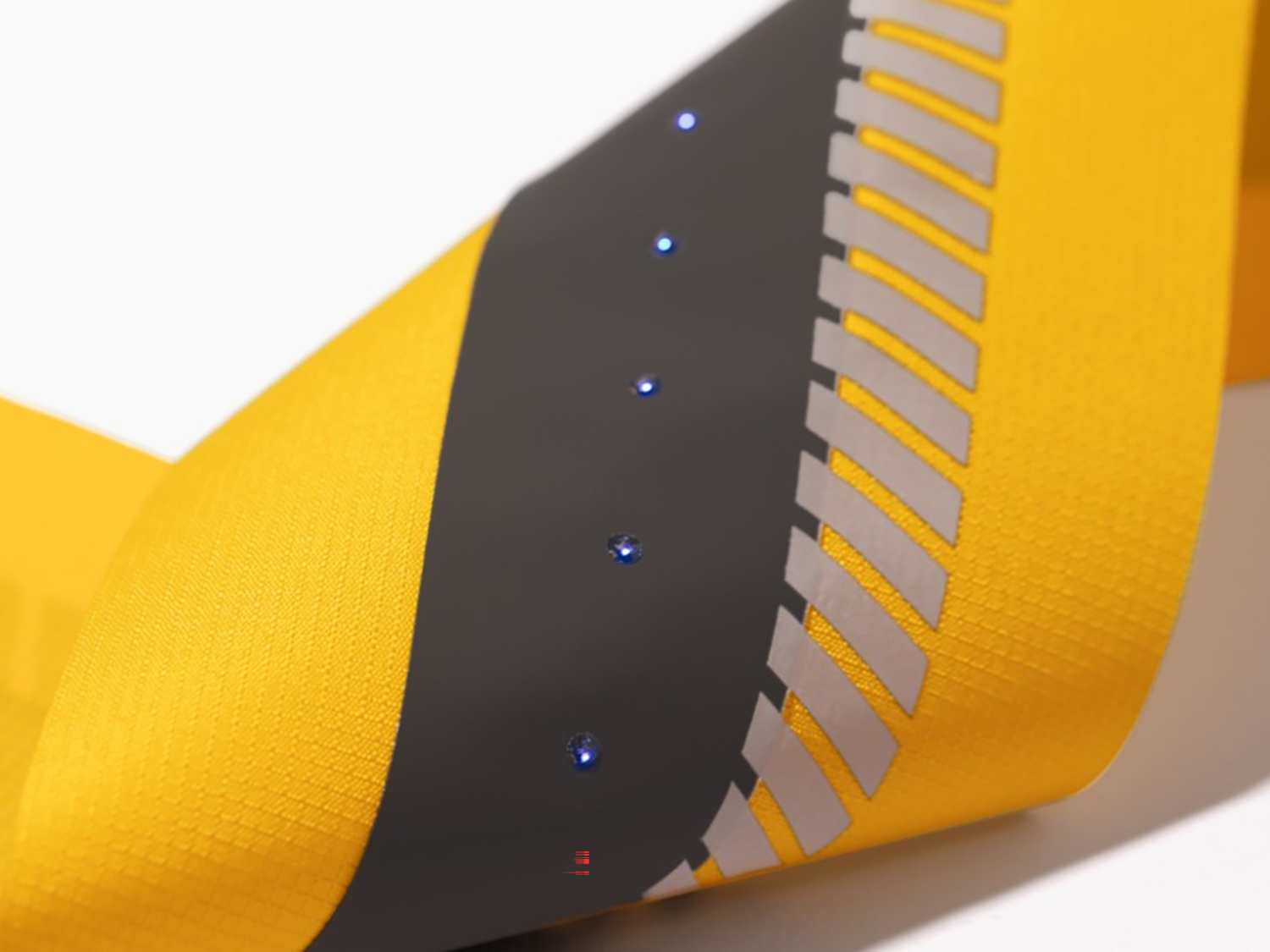 Cellulose-based conductive fibres for e-textiles